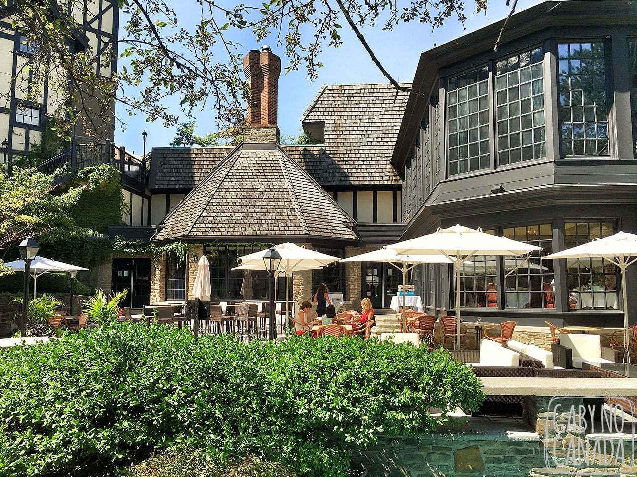 Relaxando no hotel e spa Old Mill Inn em Toronto - Gaby no Canadá