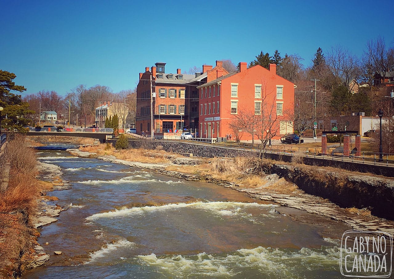 Conhecendo a fotogênica cidade de Port Hope - Gaby no Canadá